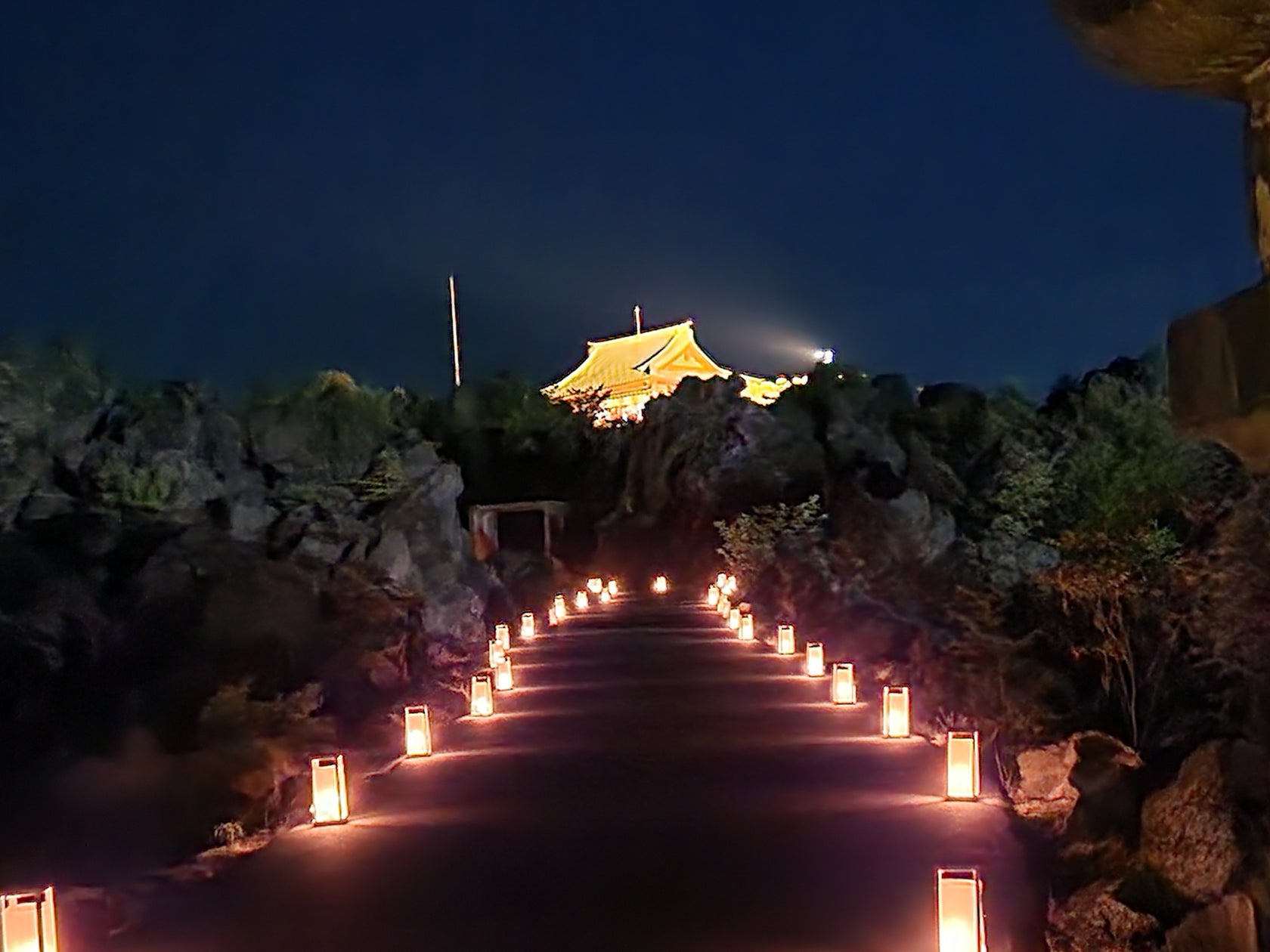 【鬼押出し園】絵にも描けない美しさ - SPOGEL